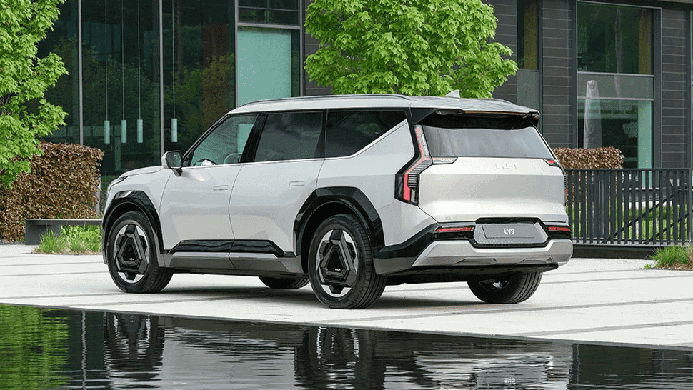 קיה EV9 החשמלי בישראל 2024 - מחיר החל מ-429,000 שקל - קיה ישראל | Kia ...